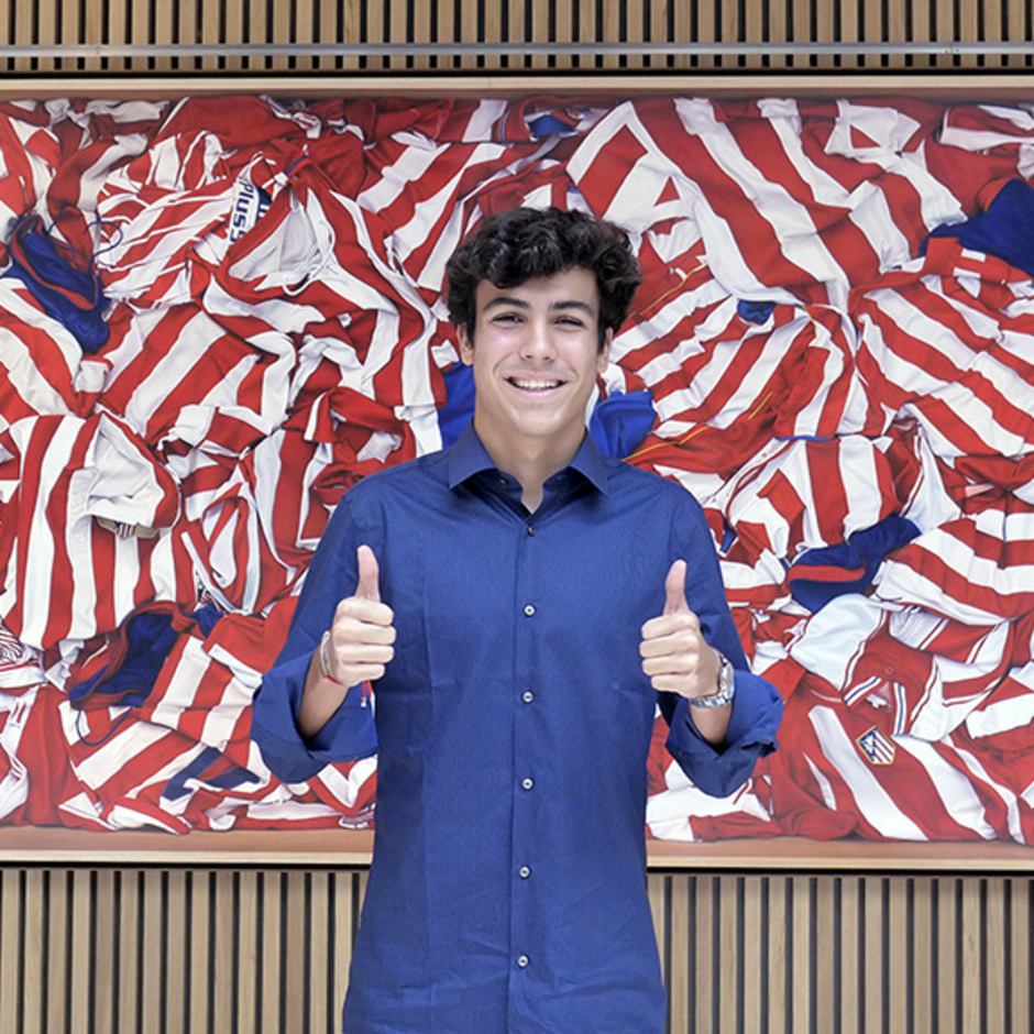 Manu Sánchez renueva hasta 2023 - Club Atlético de Madrid · Web oficial