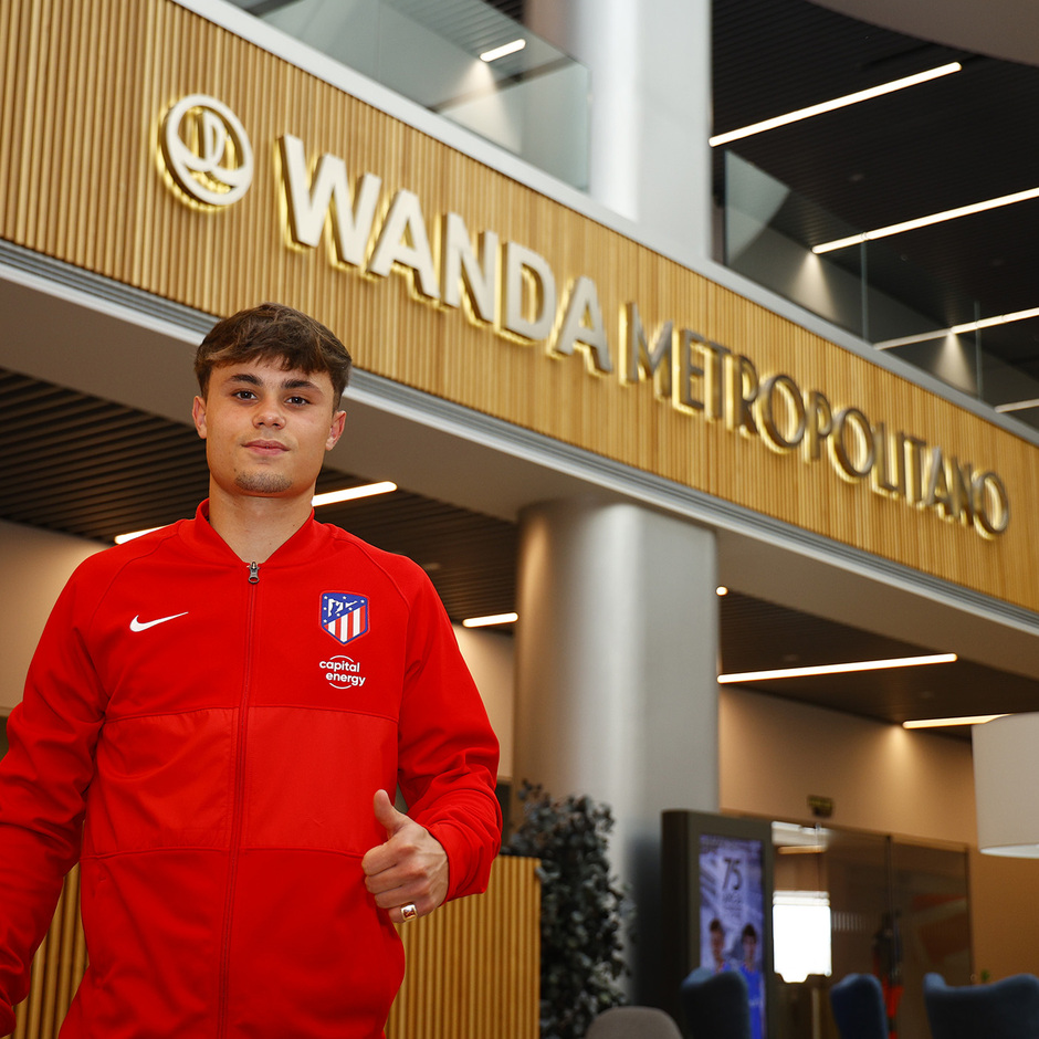 Sergio Díez renueva hasta 2025 - Club Atlético de Madrid · Web oficial