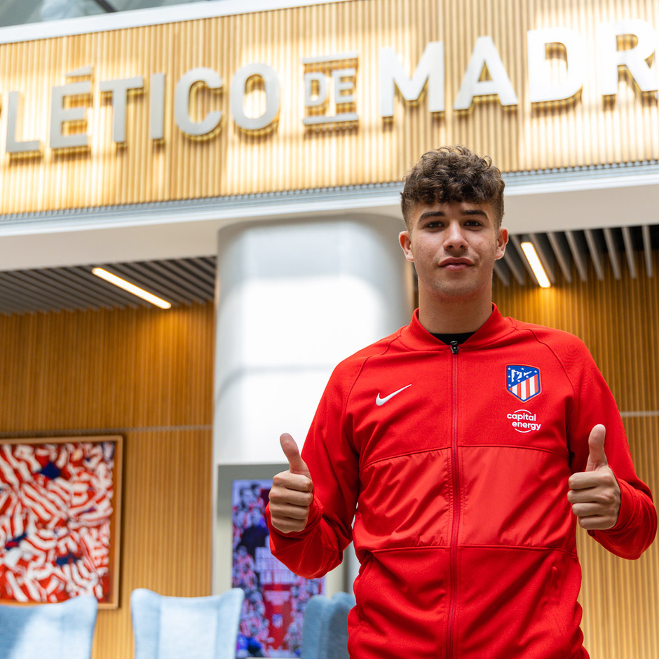 Aitor Gismera renueva hasta 2026 - Club Atlético de Madrid · Web oficial