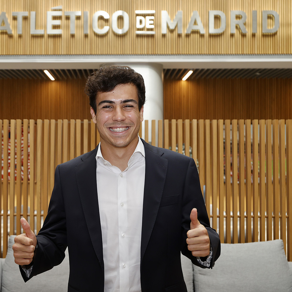 Manu Sánchez renueva hasta 2027 y jugará cedido la próxima temporada en ...