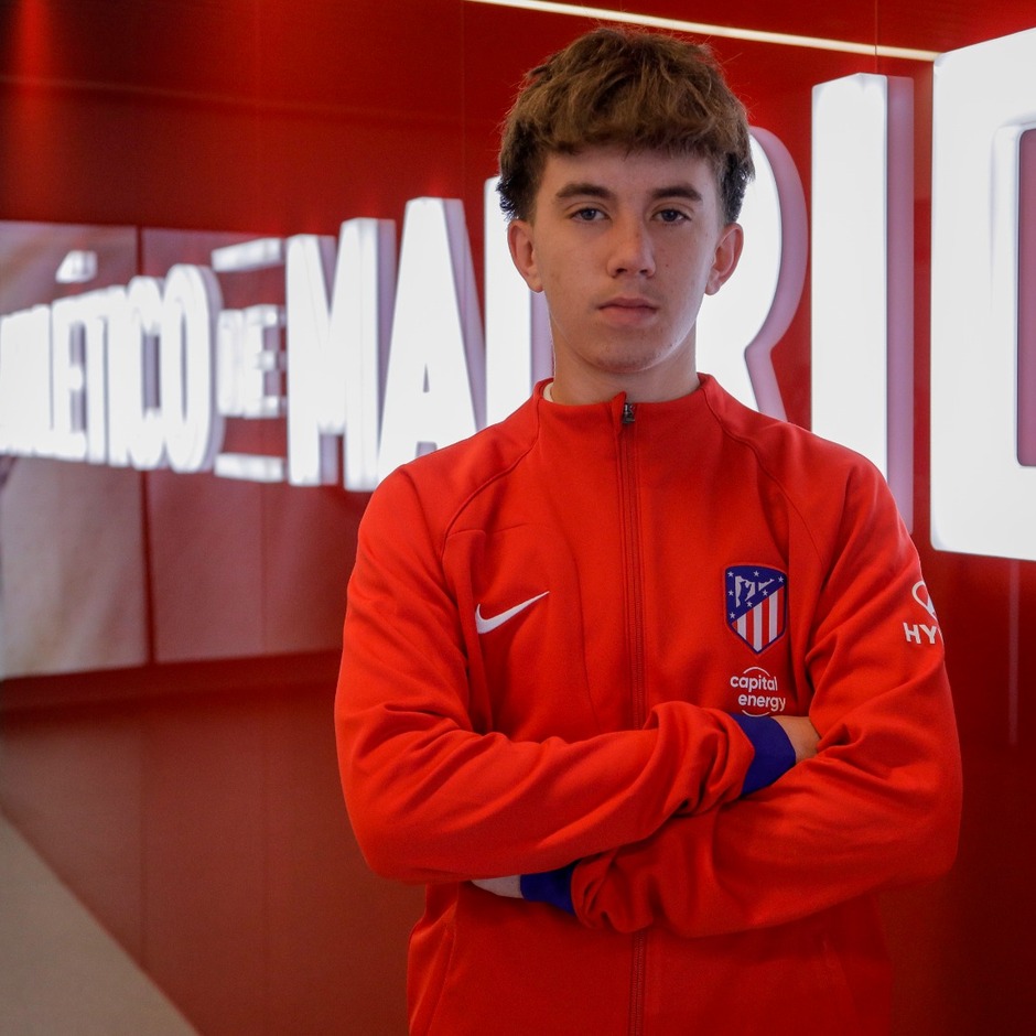 Álvaro Tamargo firmó su contrato profesional con nuestro club - Club ...