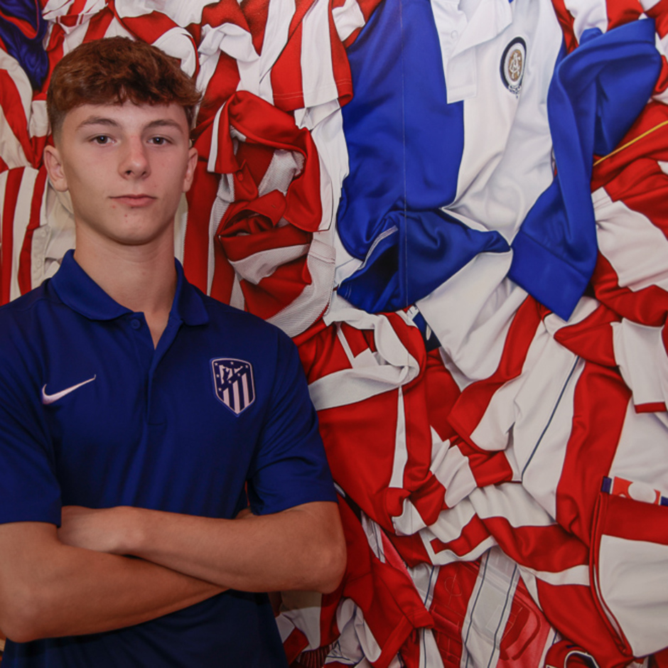 Mateo Barbero firmó su contrato profesional con nuestro club - Club ...