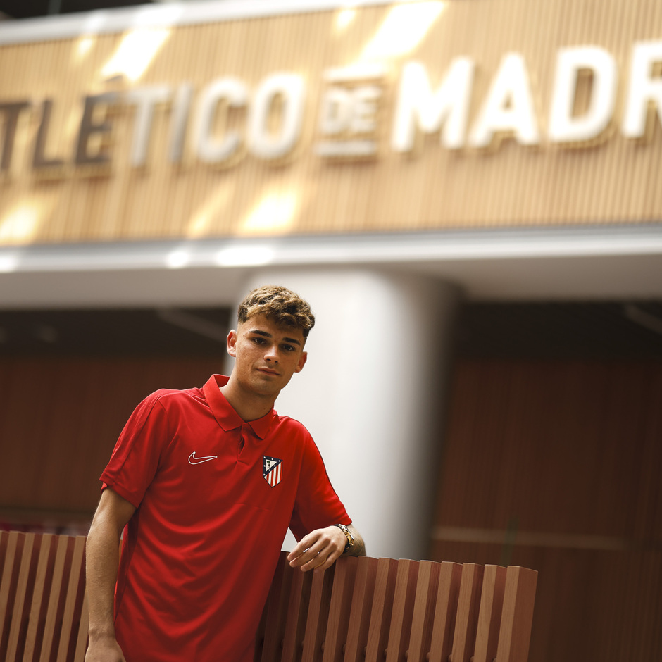 Jesús Barrios renueva hasta 2027 - Club Atlético de Madrid · Web oficial