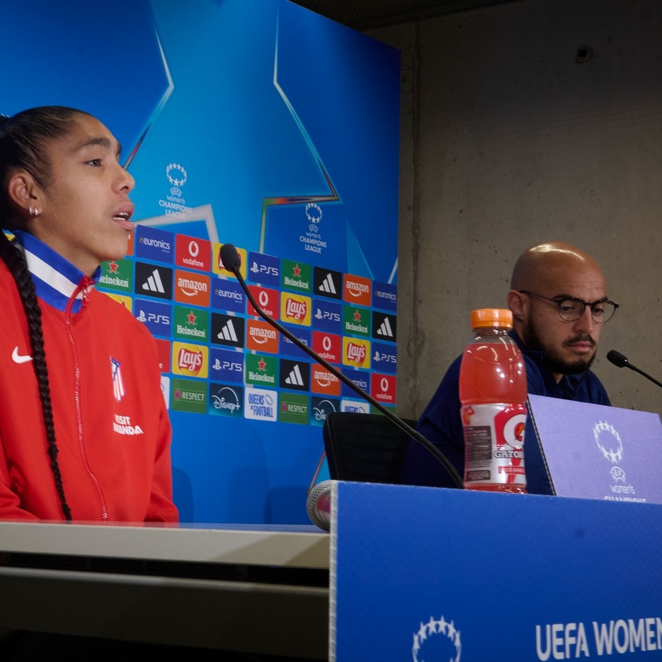 Rueda de prensa de Víctor Martín y Gaby previa al Atleti - Bayern Múnich - Club Atlético de ...